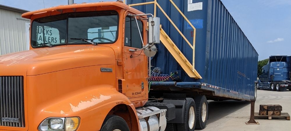 Loading and Unloading Frac Tanks | Geneva Equipment